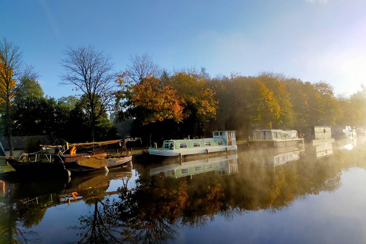 ILLE FLOTTANTE - HÉDÉ-BAZOUGES - FRANCE