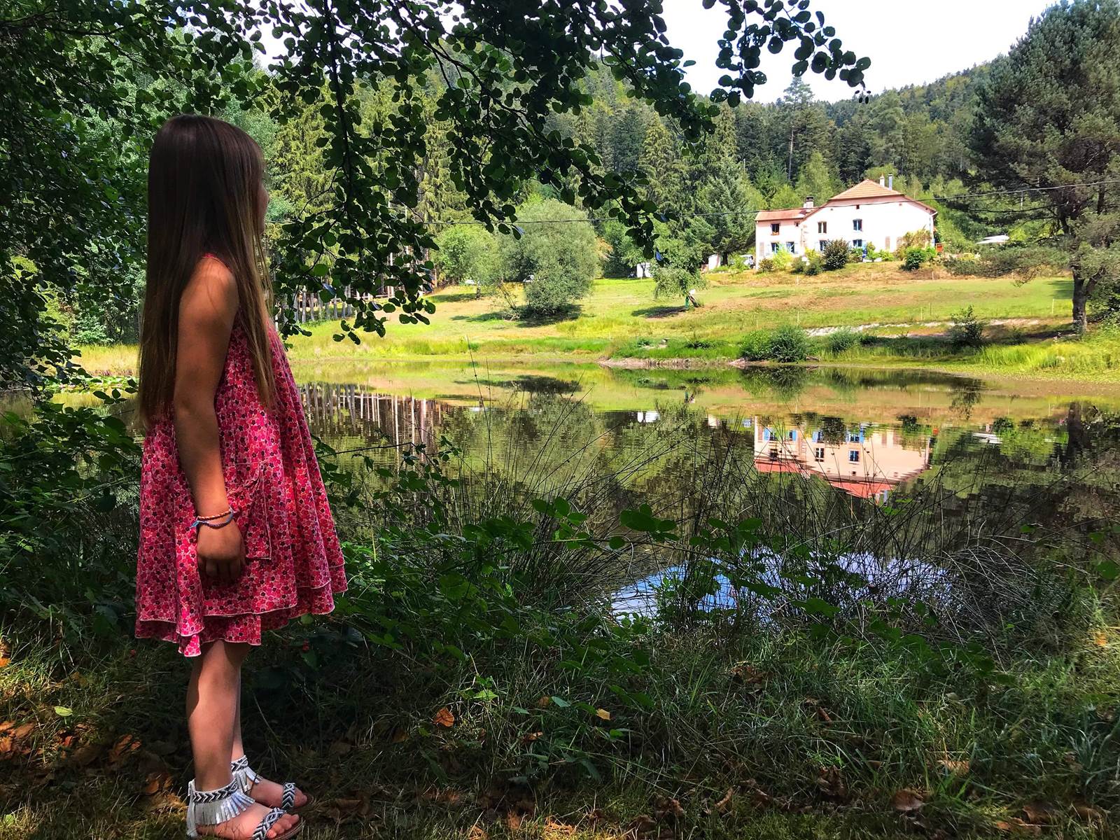 - LES ROUGES EAUX - FRANCE