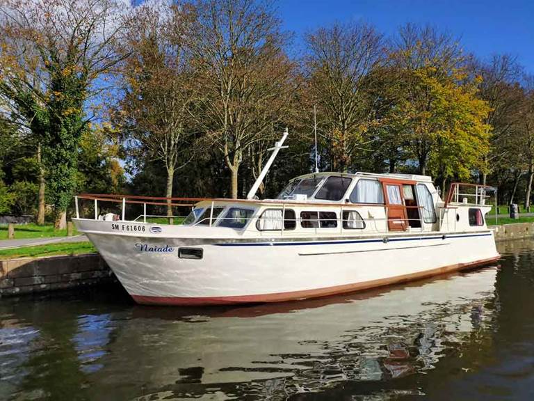 ILLE FLOTTANTE - HÉDÉ-BAZOUGES - FRANCE